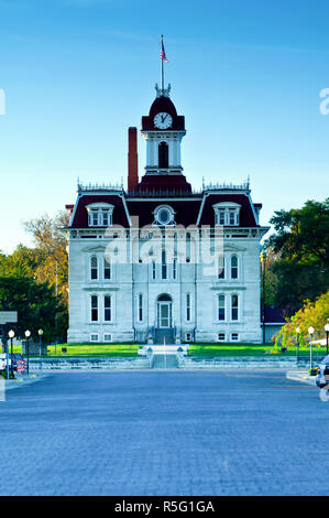 The historic Chase County Courthouse in Cottonwood Falls, Kansas, USA ...