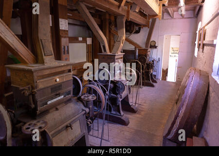 Mill Machinery At Calbourne Water Mill, Calbourne, Isle of Wight, UK ...