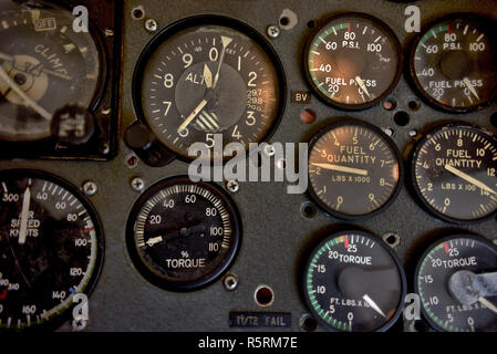 vintage airplane instrument panel Stock Photo - Alamy