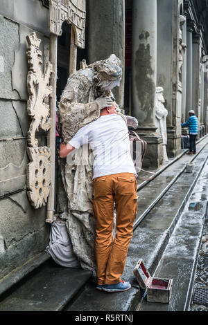 Living Statue Busking in Florence, italy Stock Photo - Alamy