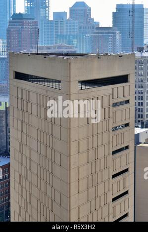Federal Prison in Downtown Chicago Stock Photo: 18453228 - Alamy