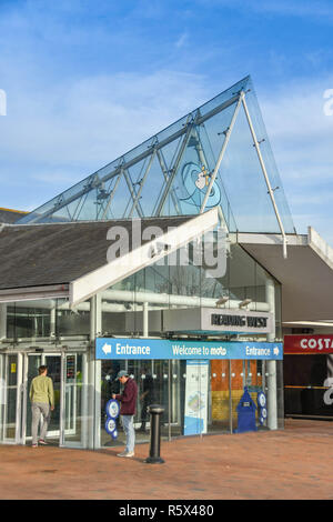 M4 SERVICES, READING, ENGLAND - NOVEMBER 2018: Entrance to the ...