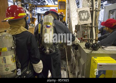 Engine room on naval aircraft carrier HMS Illustrius Stock Photo - Alamy