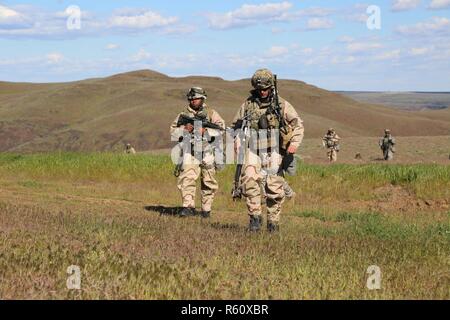 U.S. Army 1st Lt. Gabe Albertson, 722nd Ordnance Company (EOD), 192nd ...