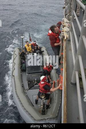 ARABIAN GULF, board, ladder, Sailors, search and seizure team, training ...