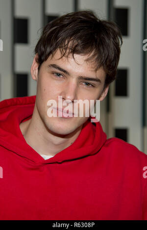 Leverkusen, Deutschland. 28th Nov, 2018. Actor Thomas PRENN, plays the ...