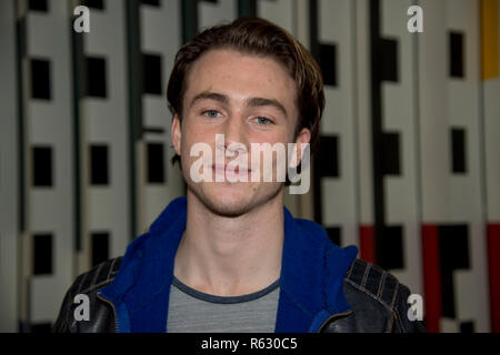 Leverkusen, Deutschland. 28th Nov, 2018. Actor Thomas PRENN, plays the ...