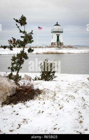 Port Clinton Ohio Lighthouse in the winter Stock Photo - Alamy