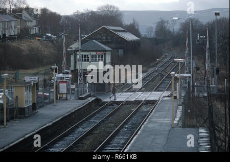 Level crossing at Brierfield Station on the British Rail Preston to ...