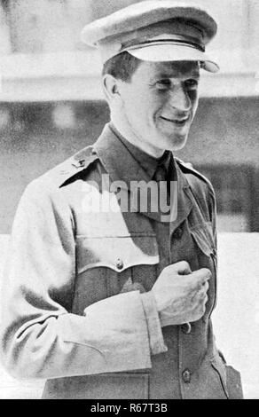 T E Lawrence (Thomas Edward Lawrence: 1888-1935), known as Lawrence of ...