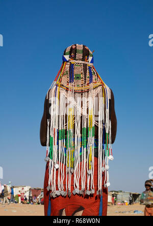 Handa tribe women going to the Tuesday market, Huila Province, Hoque ...