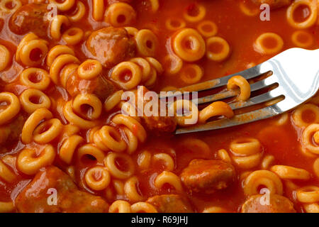 A very close view of canned spaghetti and meatballs Stock Photo - Alamy
