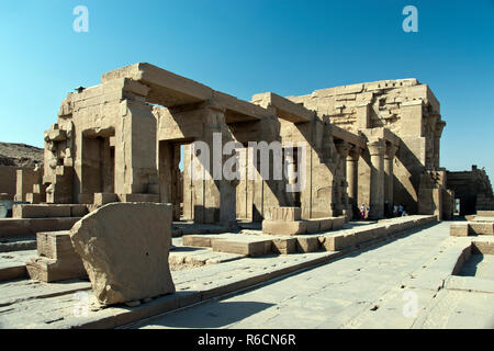 Tourists visit the Temple of Kom Ombo, Aswan Governorate, Egypt Stock ...