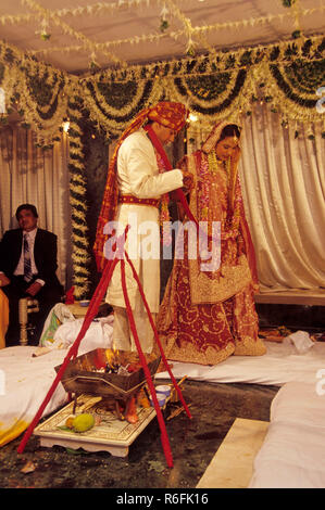 Marwadi wedding india indian marriage ceremony bride groom rituals ...