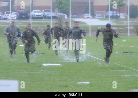 Soldiers assigned to the 1-221 Cavalry, Nevada Army National Guard keep ...