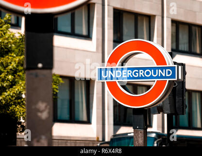 UK, London, underground, subway, sign Stock Photo: 123143010 - Alamy