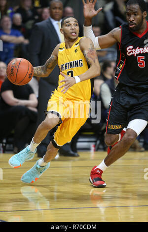 moon in a basketball hoop Stock Photo - Alamy