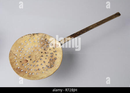 Skimmer with flat handle, made entirely of brass, skimmer kitchenware ...