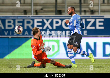 EINDHOVEN, NETHERLANDS - NOVEMBER 30: goalkeeper Matej Kovar of PSV ...