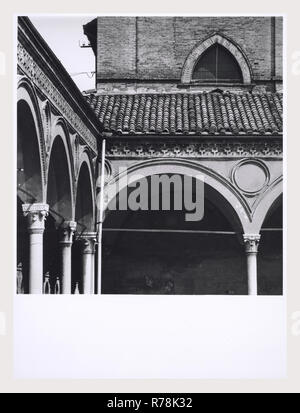 Portico Dei Servi Bologna Italy Stock Photo - Alamy