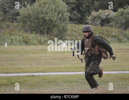 U.S. Marine Corps Sgt. Dustin Pagano, combat marksmanship coach Stock ...