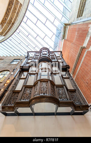 Facade from Sir Paul Pindar's House. Victoria and Albert Museum ...