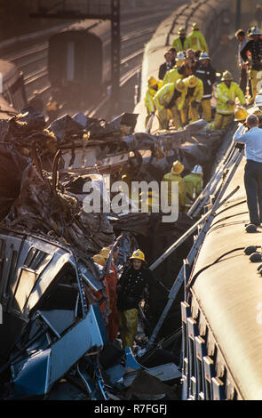 Clapham train crash On 12 December 1988 the 07:18 from Basingstoke to ...