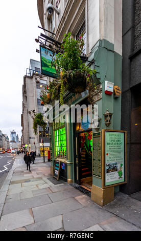 London's oldest Irish Bar, The Tipperary Irish Pub, 66 Fleet St, London ...