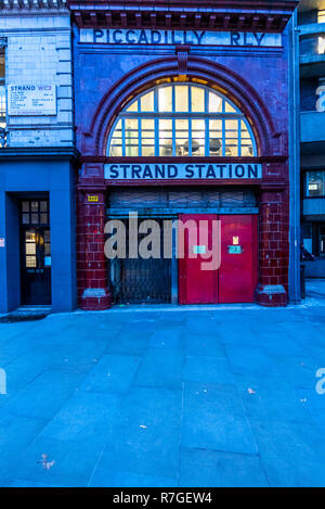 The old Strand tube station on the london underground Stock Photo - Alamy