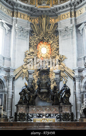 The Throne of Saint Peter in Vatican Basilica Stock Photo - Alamy
