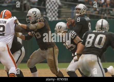 Cleveland Browns offensive tackle Justin McCray (67) plays against the ...