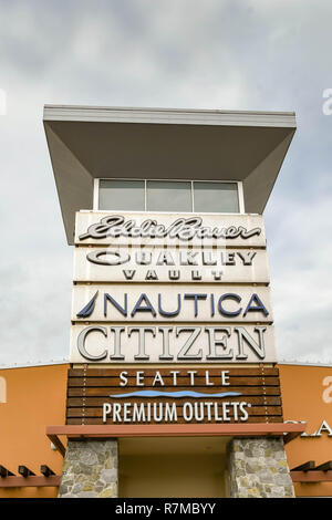 Exterior view of outlet stores at Outlets at Tejon mall - California ...