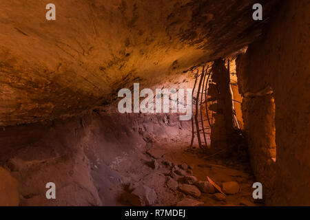 Jacal construction, using mud and sticks for walls, and a roof of beams ...