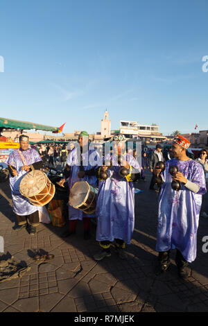Marrakech music - musicians performing in traditional costume, Djemaa ...