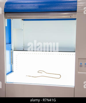 3D tube and wire measurement and inspection machine Stock Photo - Alamy