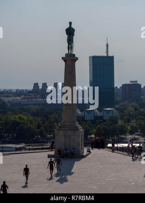Kings Gate, Statue of the Victor Pobednik in the fortress Kalemegdan ...