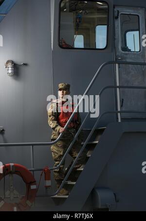 A crew of U.S. Army Reserve watercraft operators with the 949th ...
