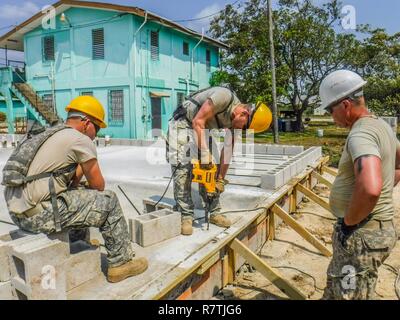 Soldiers from 1st Battalion, 321st Airborne Field Artillery Regiment ...
