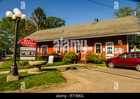 Main Street Kent, Connecticut, USA Stock Photo - Alamy