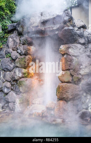 Beppu Onsen Jigoku Meguri (Tatsumaki Jigoku Stock Photo - Alamy