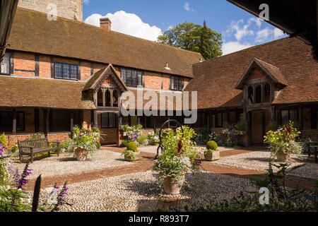 Ewelme almshouses, Ewelme, Oxfordshire Stock Photo - Alamy