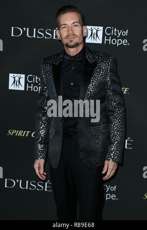 Damon Sharpe on the red carpet at Elton John's 26th Annual AIDS ...