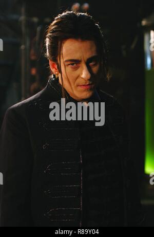 VAN HELSING RICHARD ROXBURGH as Count Dracula, KATE BECKINSALE VAN ...