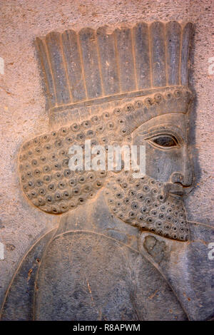 Persepolis, Iran. 19th Oct, 2018. Iran - Persepolis, large posters with ...