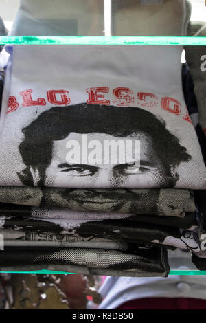 Souvenirs: shirts, key rings, mugs, with the image of Pablo Escobar ...