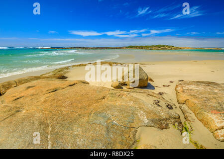 Madfish Beach at low tide in Madfish Bay. William Bay National Park ...