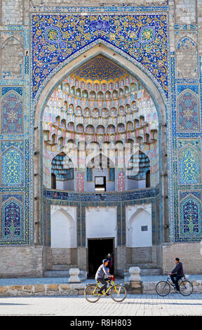 Abdul Aziz Khan Madrasa in Labi Hauz square in Bukhara, Uzbekistan ...