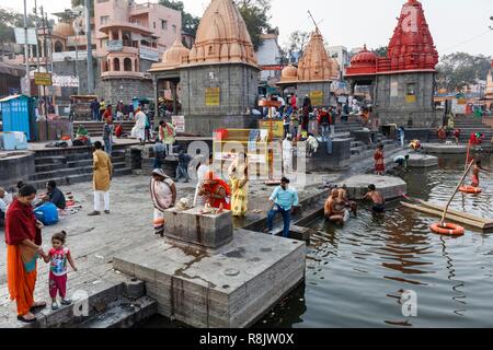 India, Madhya Pradesh, Ujjain, Ram ghats by night Stock Photo - Alamy