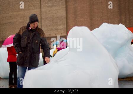 Olafur Eliasson and Minik Rosing's Ice Watch installation bought ...