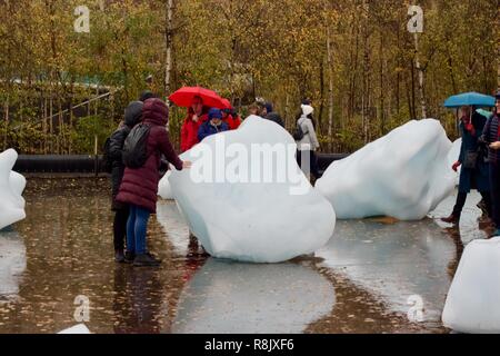 Olafur Eliasson and Minik Rosing's Ice Watch installation bought ...